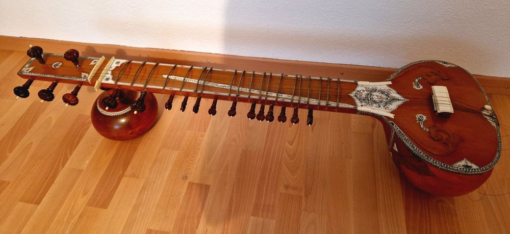 Sitar, Bina Musical Stores, made in India (Gebraucht) in Bremgarten b ...
