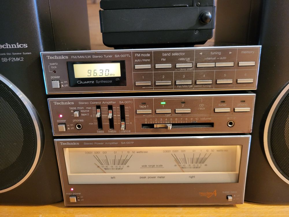 Technics 007 Mini Kult Stereoanlage (Teildefekt) (Defekt) in Stans für ...