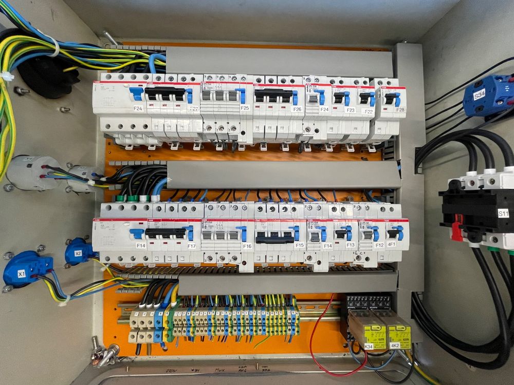 Elektroverteiler Schaltschrank Baustell ABB Smissline (Gebraucht) in ...