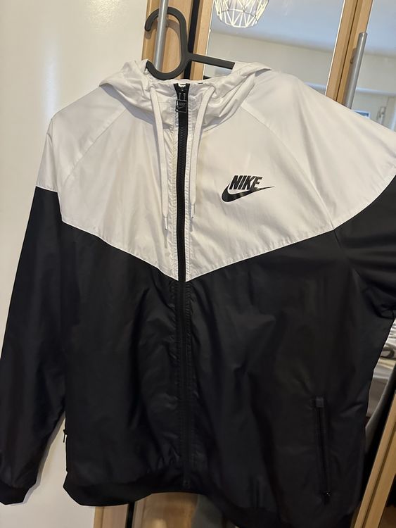 Nike Windbreaker Jacke schwarz/weiss Gr. XL (Neu (gemäss Beschreibung ...