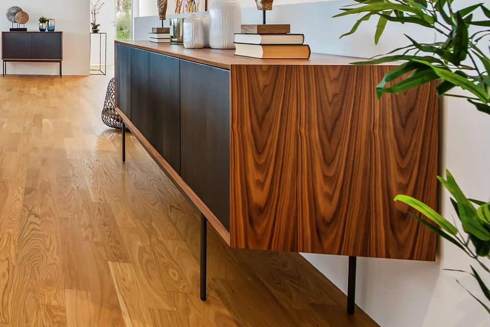 Sideboard, Nussbaum/schwarz, von LIVIQUE | Kaufen auf Ricardo