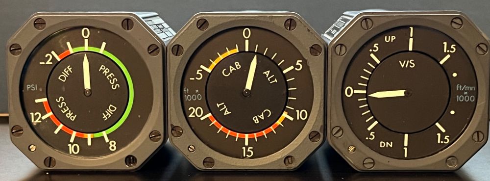 3 Flugzeug Instrumente Airbus A310 Thommen Swissair (Gebraucht) in ...