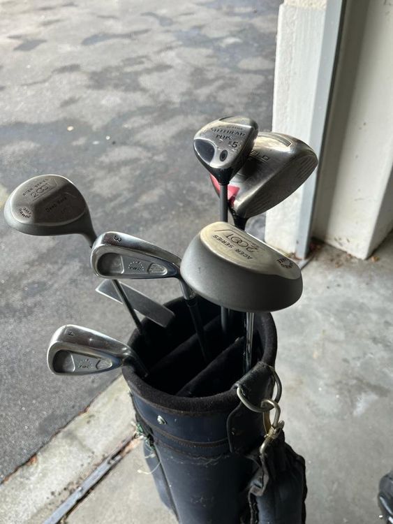 Golfbag mit Driver und Eisen (Gebraucht) in für CHF 4 – nur Abholung ...