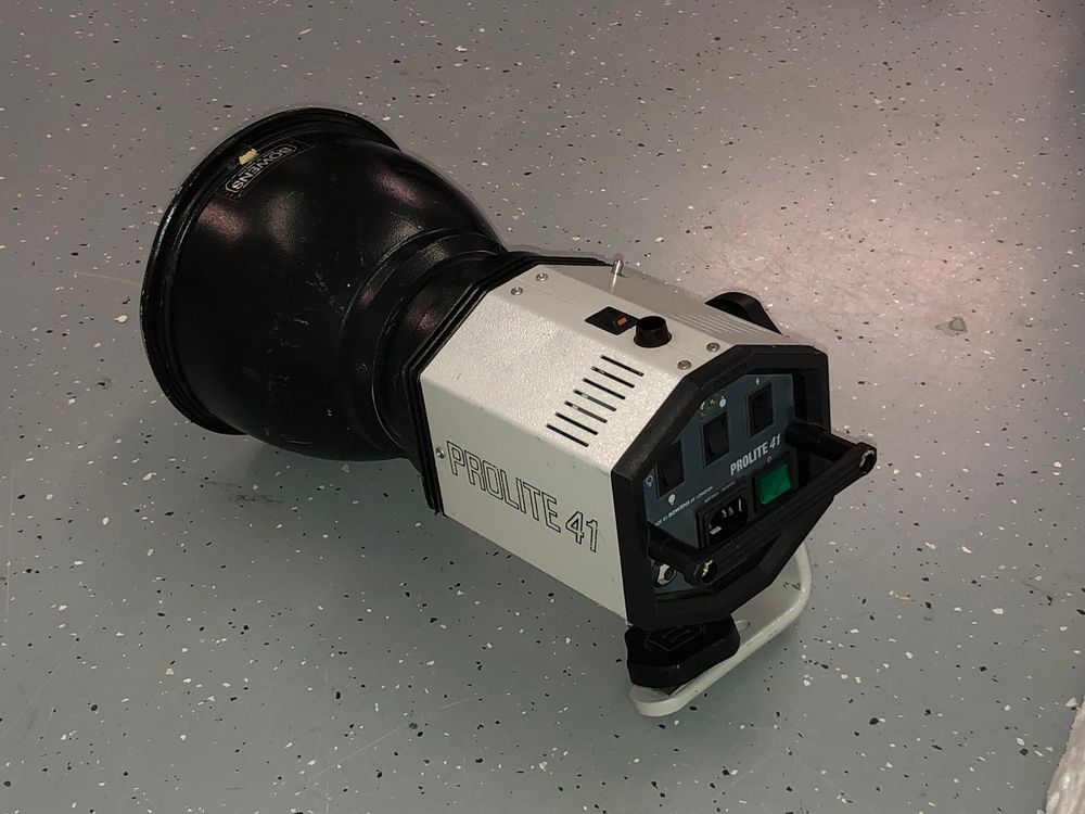 BOWENS PROLITE 41 STUDIO BLITZLEUCHTE mit Fresnel Spot 200 (Gebraucht ...
