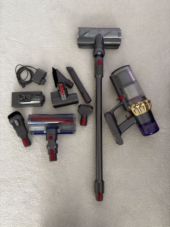 Dyson V11 Absolute Extra Pro Staubsauger (Gebraucht) in Rotkreuz für ...