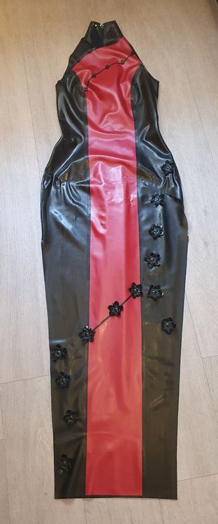 Latex Abendkleid von DeMask (Defekt) in Winterthur für CHF 50 – mit ...