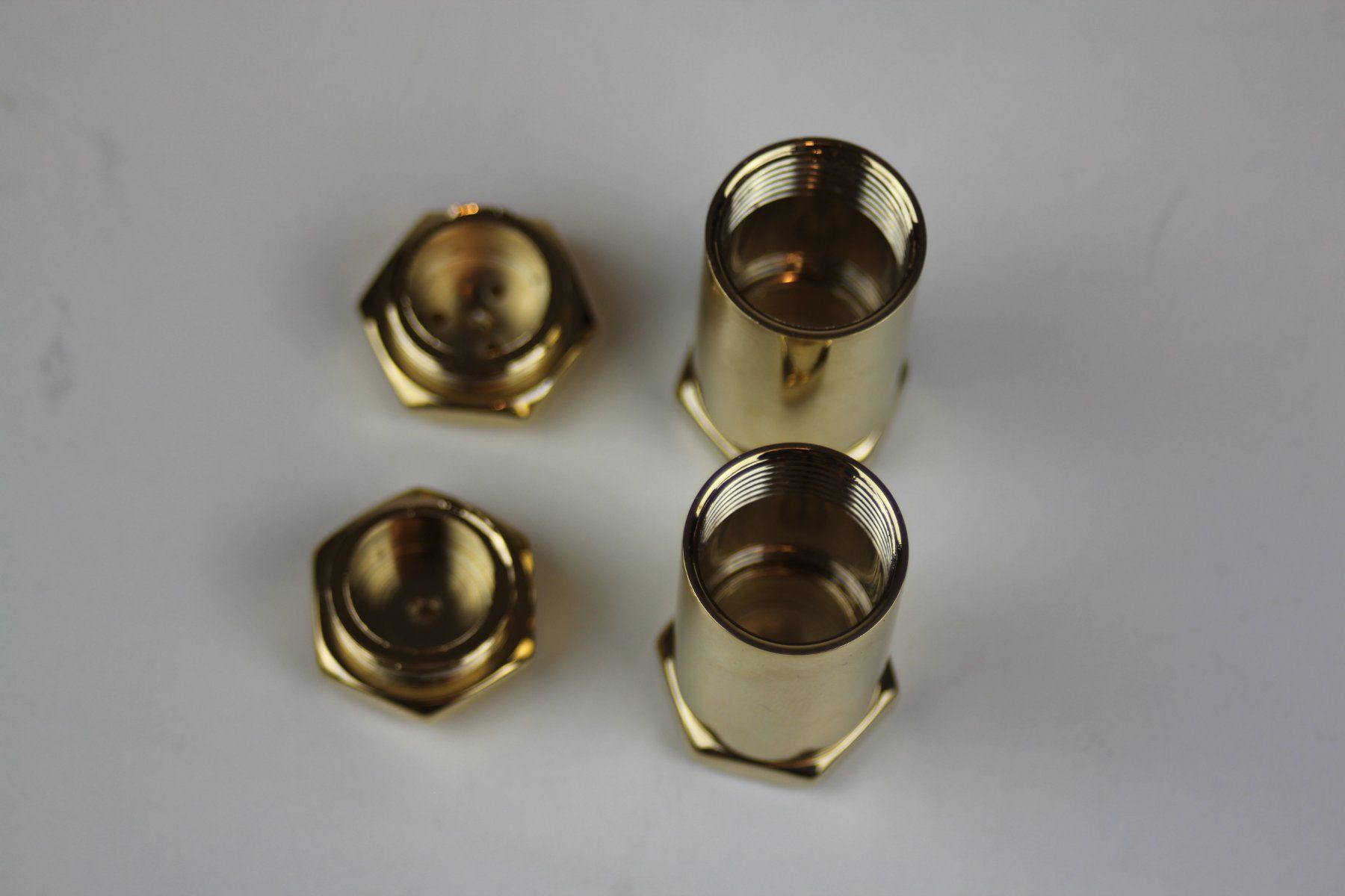 Salz- und Pfefferstreuer Paar aus vergoldetem Metall (Gebraucht) in ...