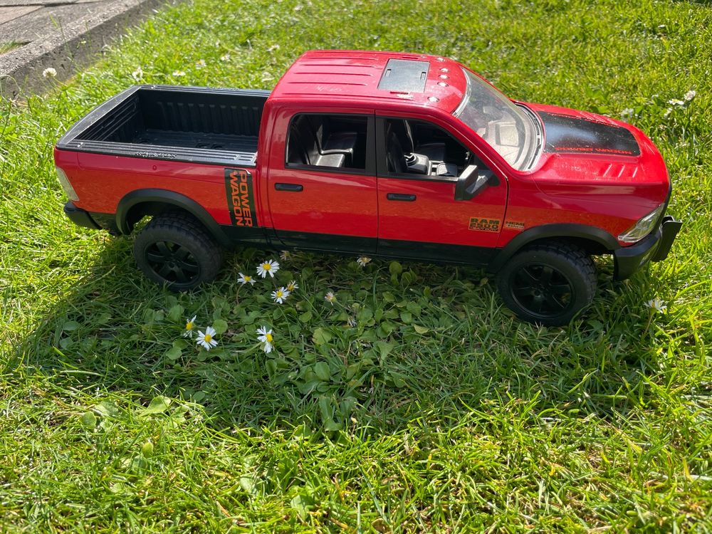 BRUDER Pickup Truck RAM 2500 Power Wagon mit Gebrauchsspuren | Kaufen auf Ricardo