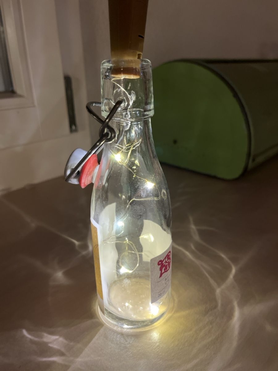 Korken Deko mit Licht (Gebraucht) in Rodersdorf für CHF 2 – mit ...