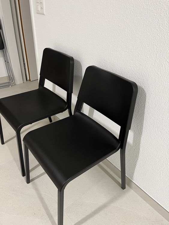 2x IKEA TEODORES Stuhl Kunststoff Schwarz Metall Stühle (Gebraucht) in ...