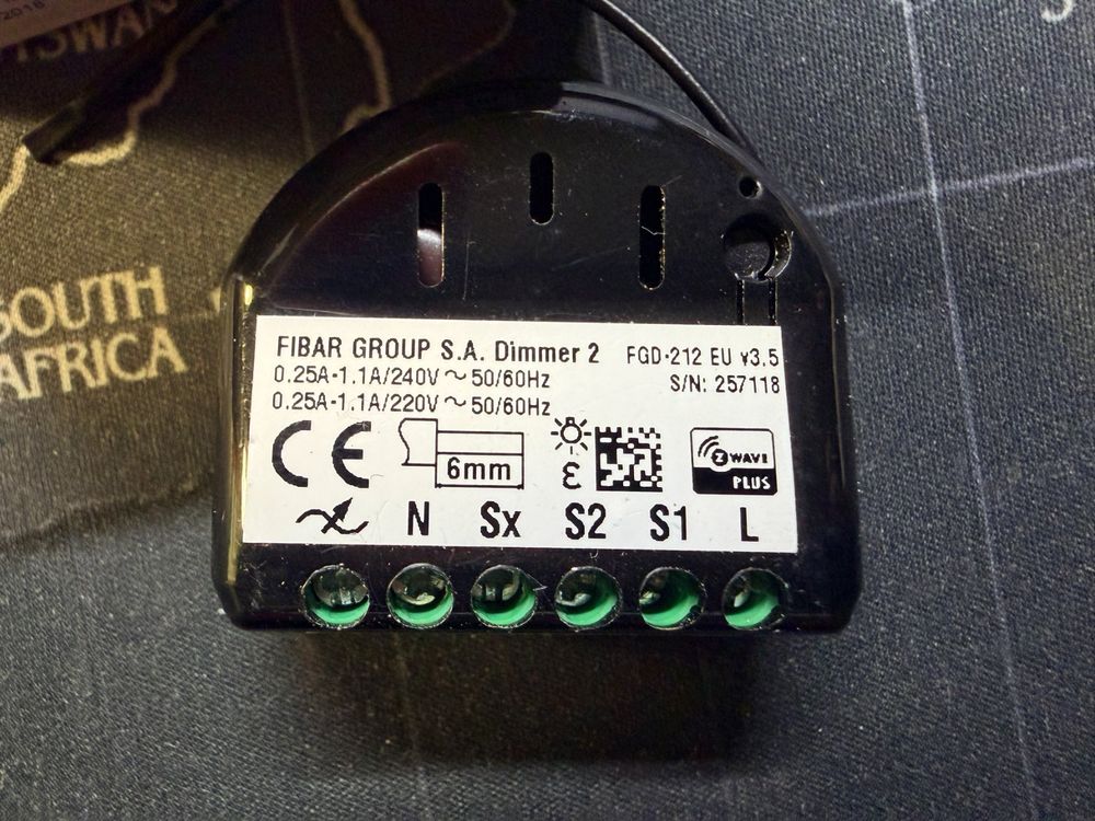 2 x Fibaro Dimmer 2 / Universaldimmer Z-Wave Plus (Neu und ...