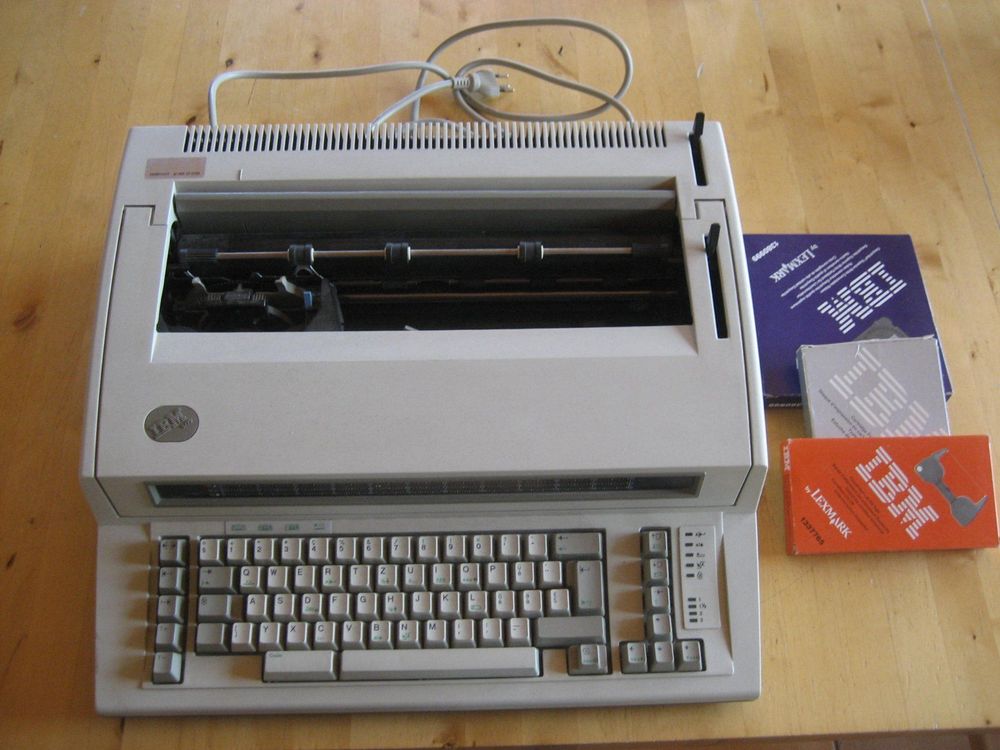 Machine à écrire IBM 6779 | Kaufen auf Ricardo