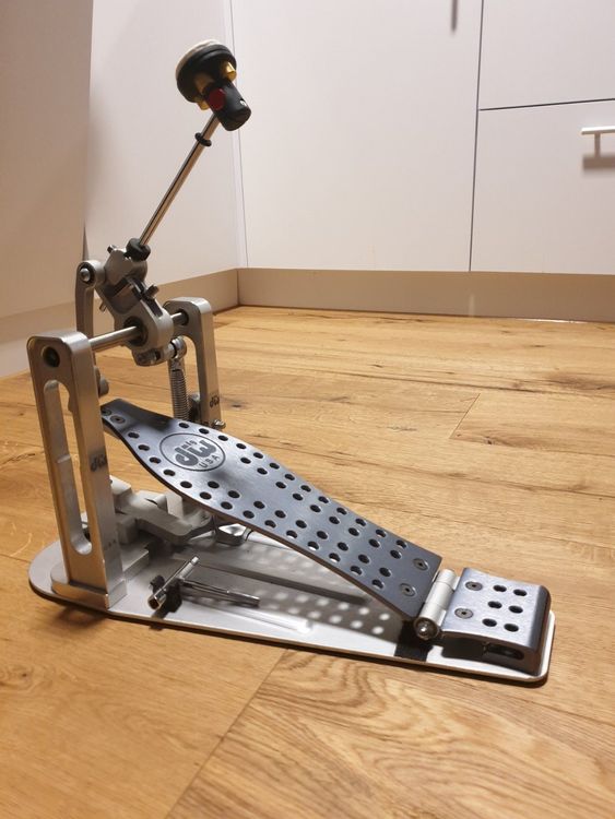 DW MDD Single Pedal Gun Metal | Kaufen auf Ricardo