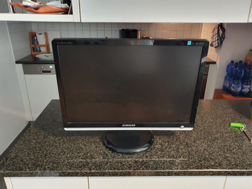 Samsung Syncmaster 226BW 22 Zoll Wide Screen TFT-Monitor DVI (Gebraucht ...