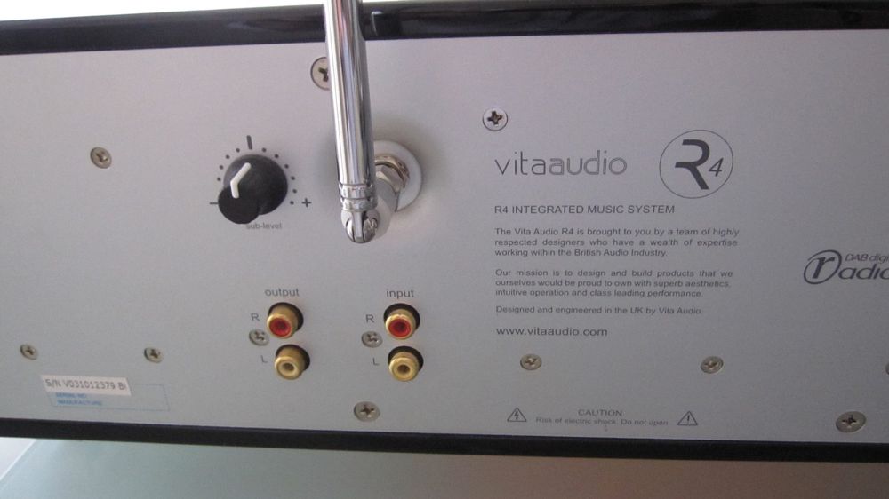 Vita Audio R4 DAB+ (Defekt) in Zürich für CHF 150 – nur Abholung auf ...