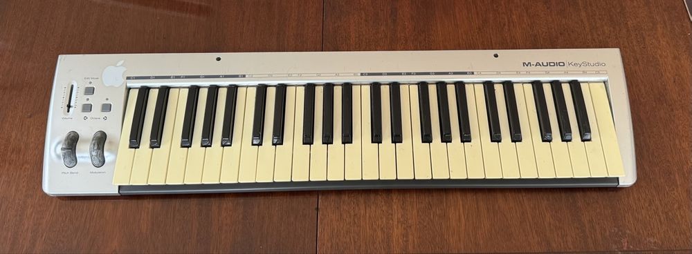 M-Audio Keystudio 49 Keyboard MIDI Controller (Gebraucht) in Küsnacht ...