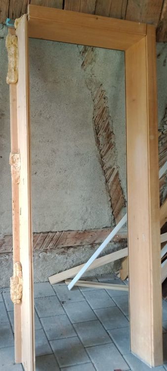 Tür mit Türrahmen, Holz, Innen (Gebraucht) in Grüningen für CHF 18 ...