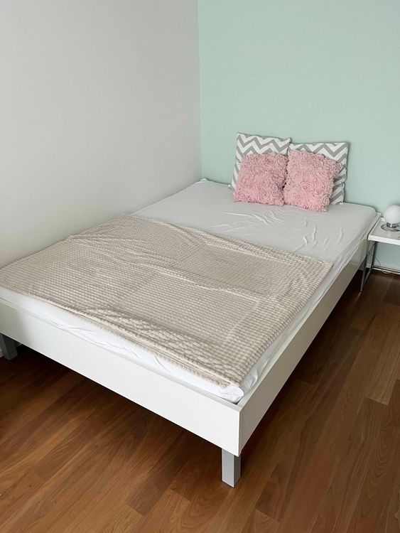 Weisses Bett mit Matratze | Kaufen auf Ricardo