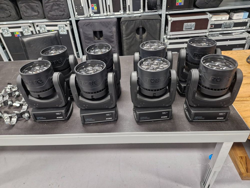 8x Robe Led Beam 150 mit Case Netzkabel und Trusshalter (Gebraucht) in ...