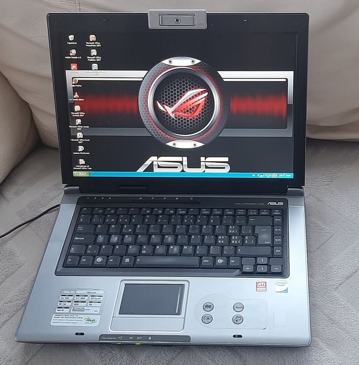 ASUS F5RL 15.4 Zoll Win. XP, SP3 & Office 2007 | Kaufen auf Ricardo