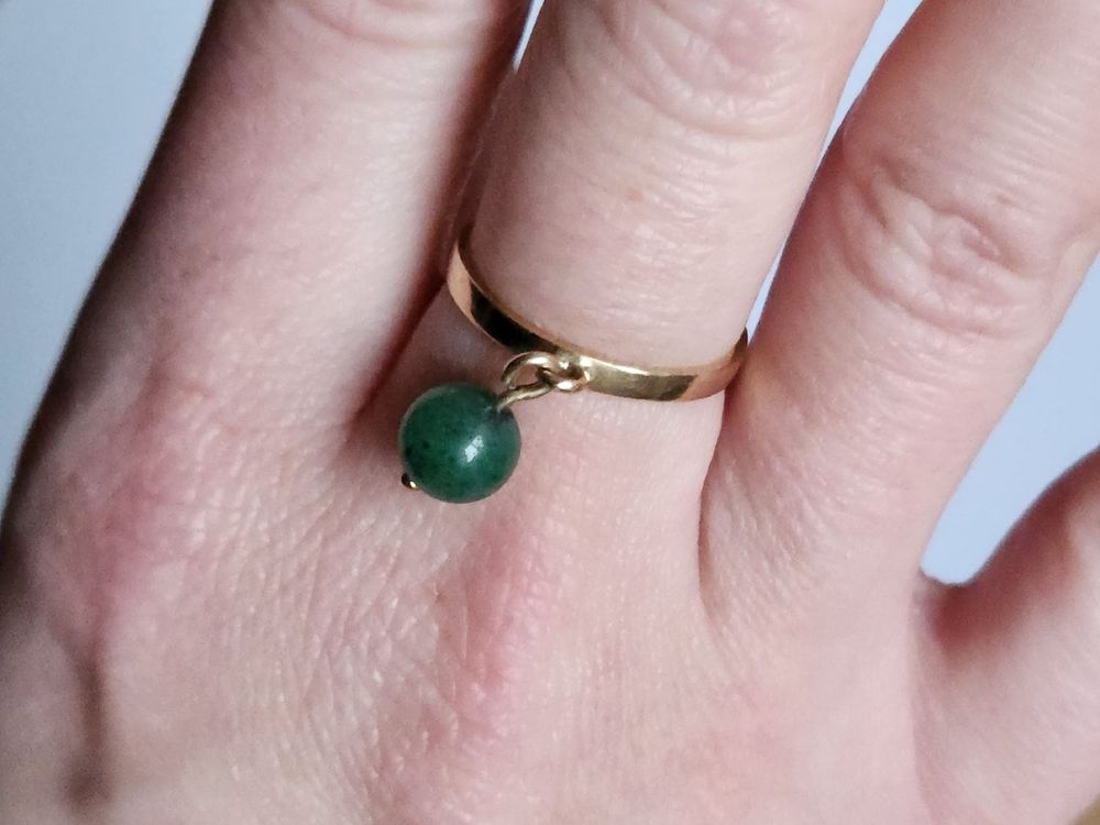 585 Goldring Mit Grnem Stein