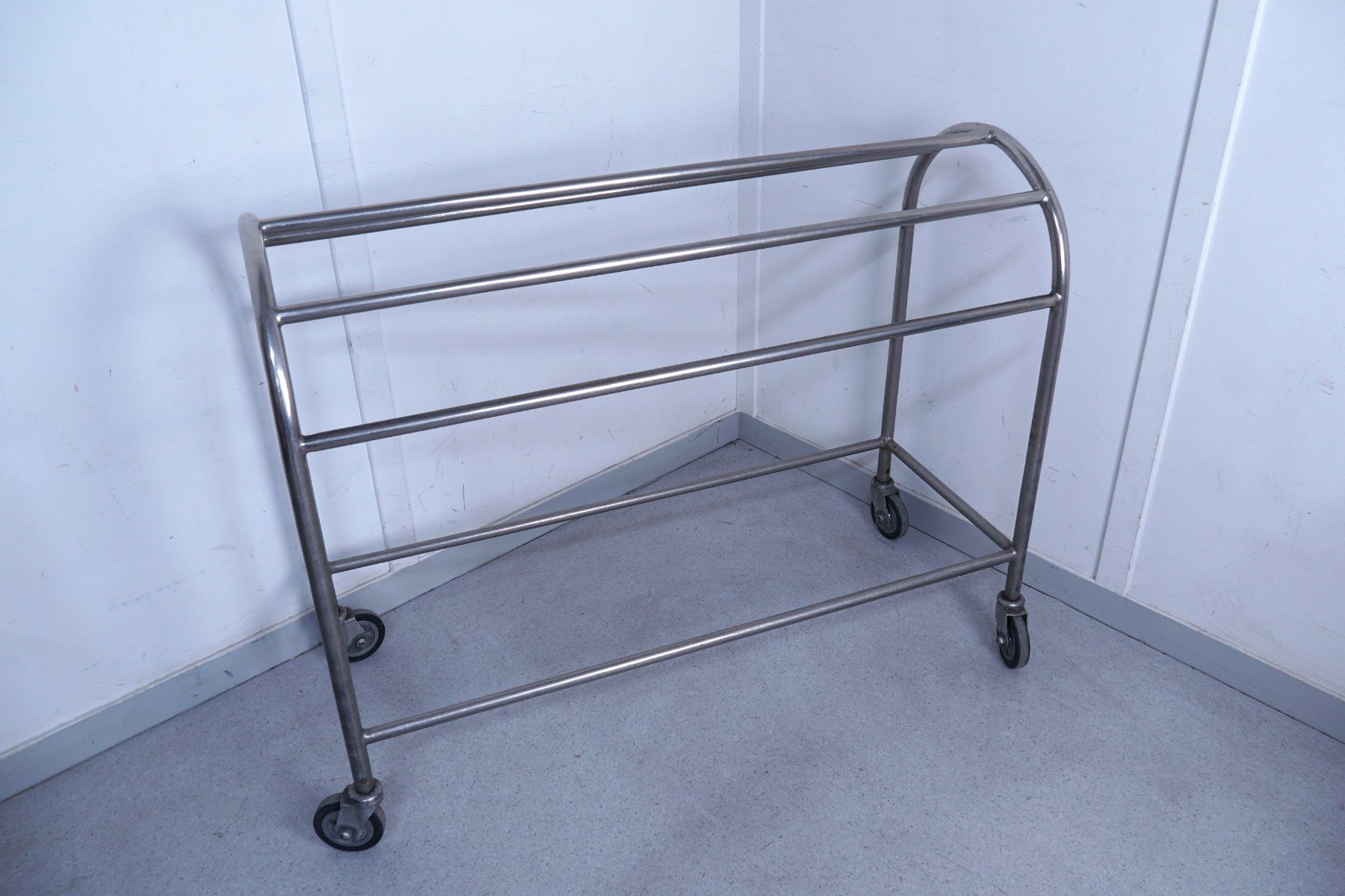 Profi Aufschlagbockwagen – Fahrbares Textil-Gestell aus Edel (Gebraucht ...