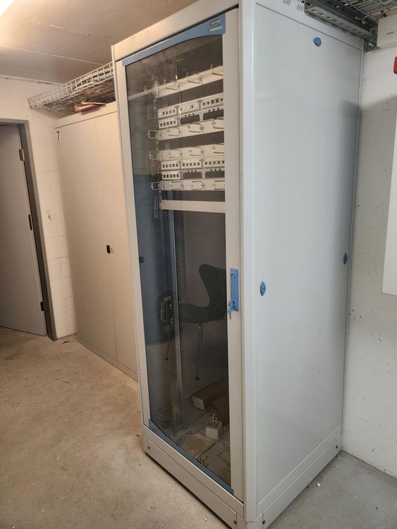 Server Rack Tecnosteel 42HE (Gebraucht) in Sissach für CHF 200 – nur ...