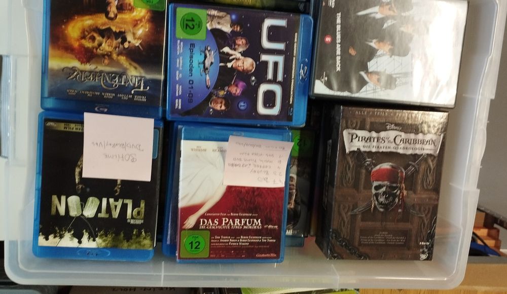 Konvolut 90 Filme DVDs-DVD Box-Bluray-Musik-VHS | Kaufen auf Ricardo