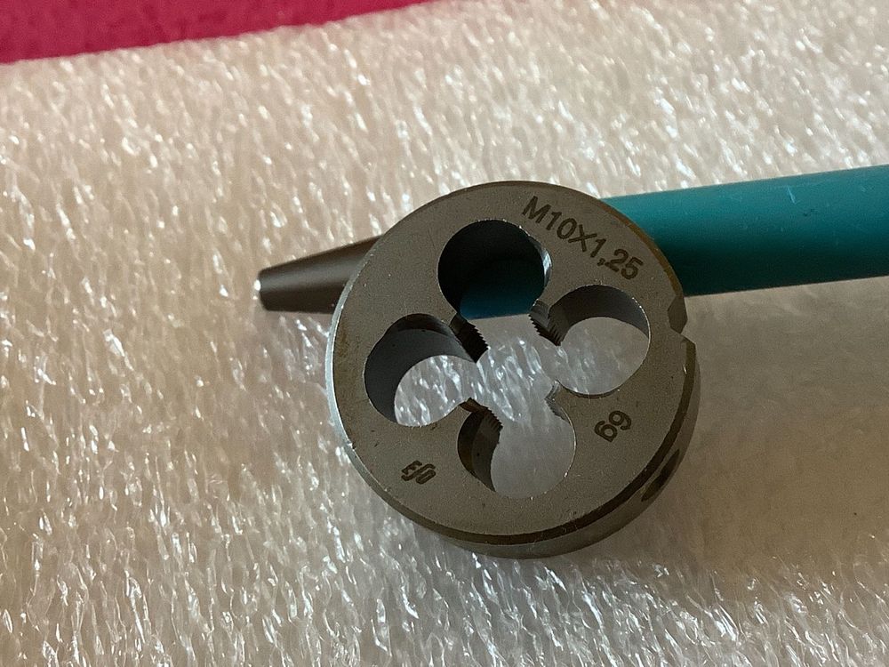 M10 x 1.25 Schneideisen Filière, von ESO Swiss (Neu (gemäss Beschreibung)) in Widnau für CHF 28 ...