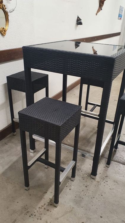 RATTAN STEHTISCH MIT 4 HOCKER (Gebraucht) in Dietikon für CHF 125 – nur ...