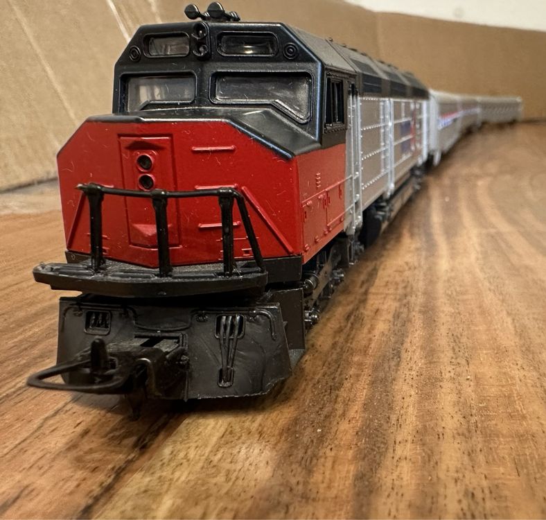 Am Track Diesellok mit 3 Personenwagen H0 Lima (Gebraucht) in Neuhausen ...