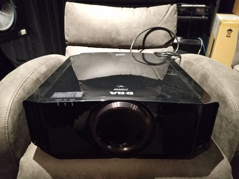 Heimkino Beamer D-ILA X700 RBE von JVC HD 3D 4k Ready (Gebraucht) in ...