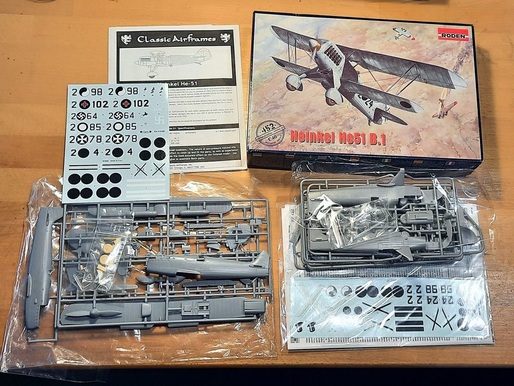 2x Heinkel He51: 1 kit Roden + 1 kit Classic Airframe, 1/48 (Gebraucht ...