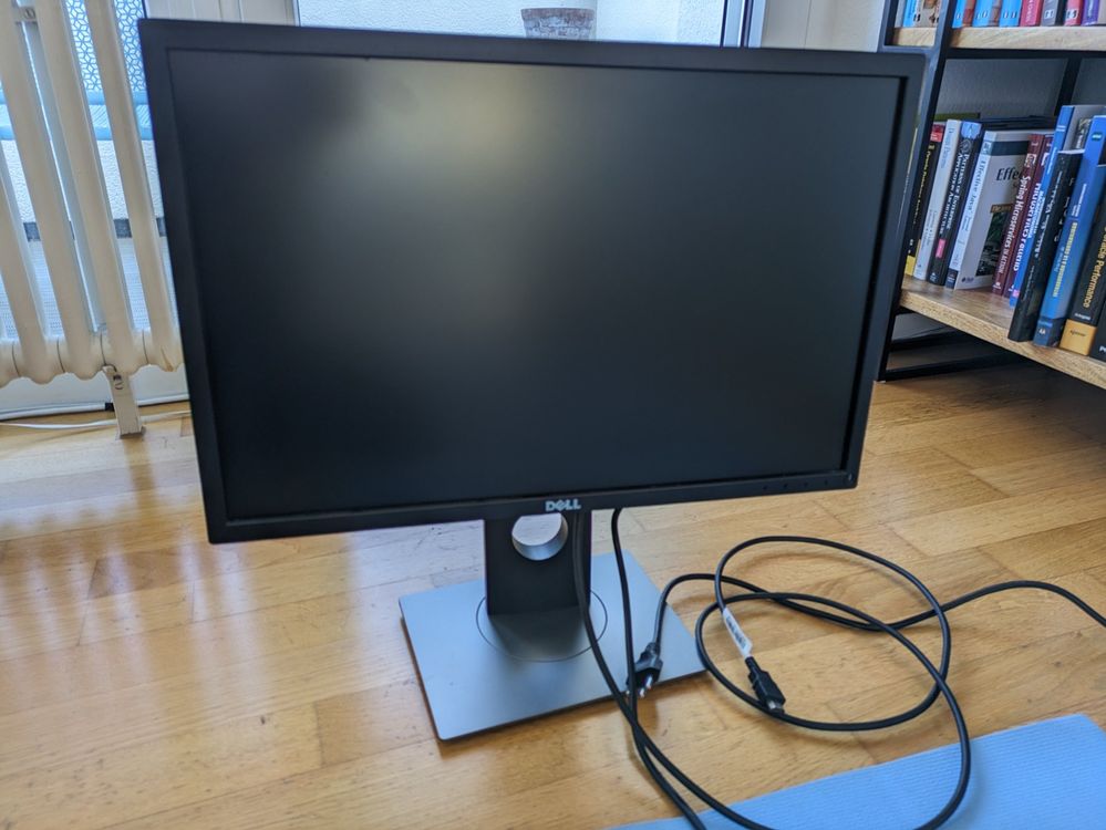 Dell 2217 (Gebraucht) in Thalwil für CHF 15 – nur Abholung auf Ricardo ...