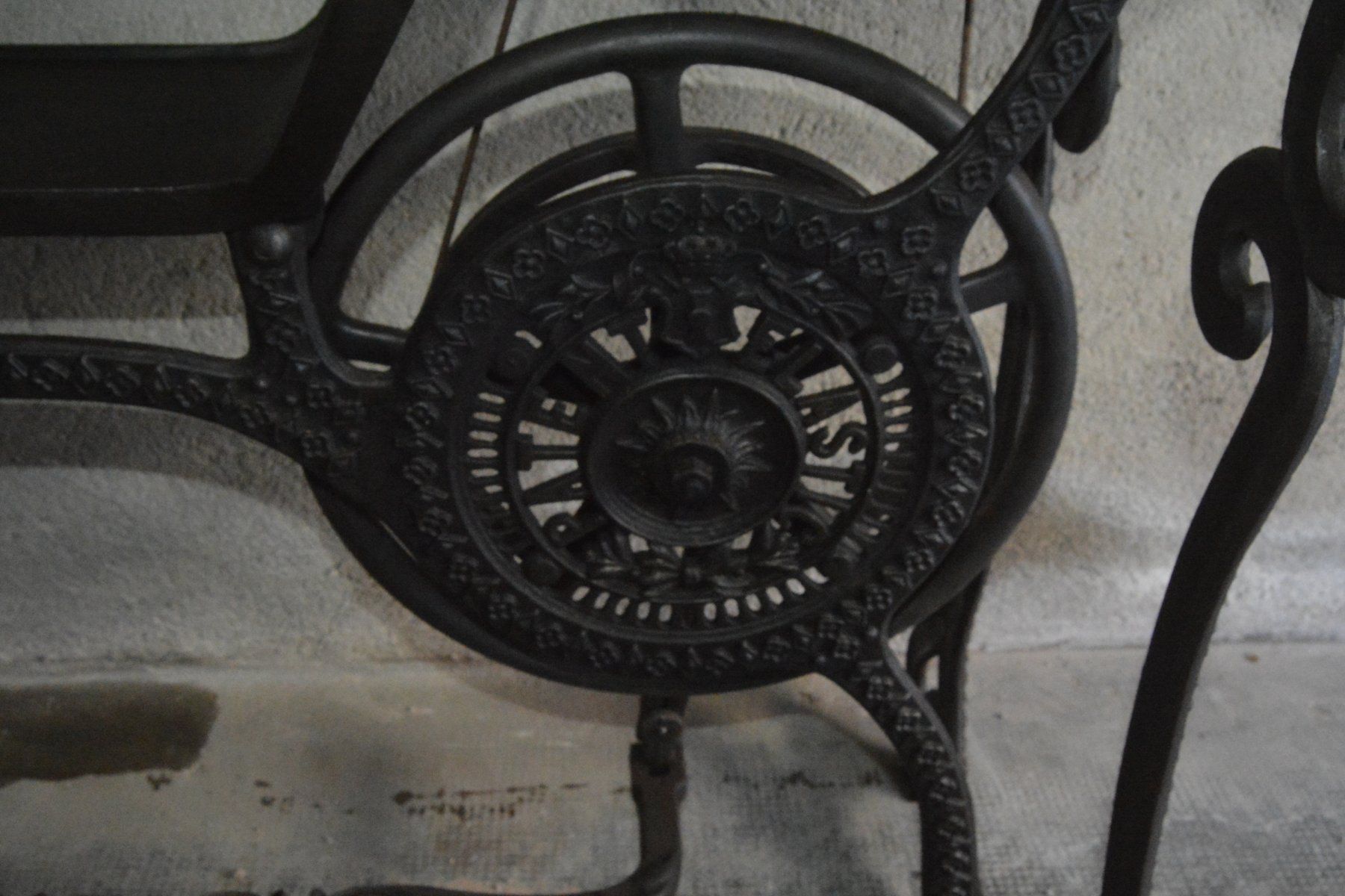 Machine à coudre Singer ancienne - Cordonier (D'occasion) à La Chaux-de ...