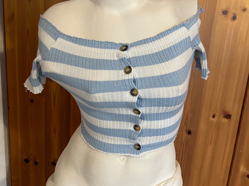 Sommer Crop Top Gr. M - Blau-Weiss gestreift (Gebraucht) in für CHF 1 – nur Abholung auf Ricardo ...