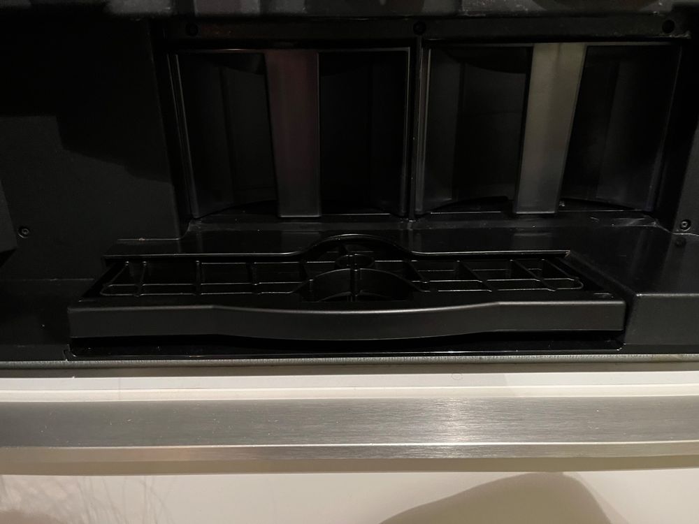 Miele Einbau-Kaffeevollautomat CVA 3660 für Nespresso | Kaufen auf Ricardo