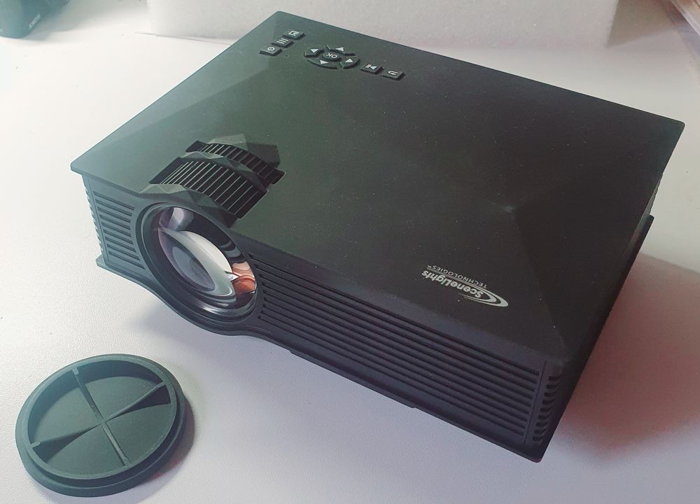 SceneLight LCD-LED Beamer LB 8300 (Neu (gemäss Beschreibung)) in Konolfingen für CHF 50 – mit ...