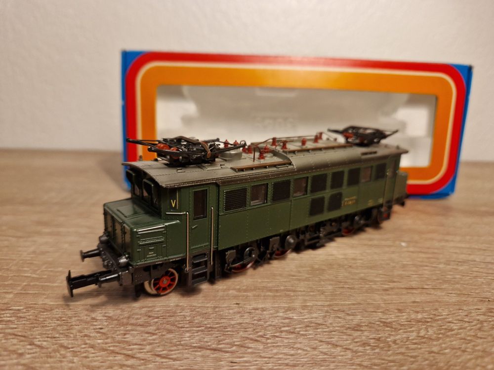 Märklin 3049 E-Lok E 0411 DB H0 (2) (Gebraucht) in St-Aubin-Sauges für ...