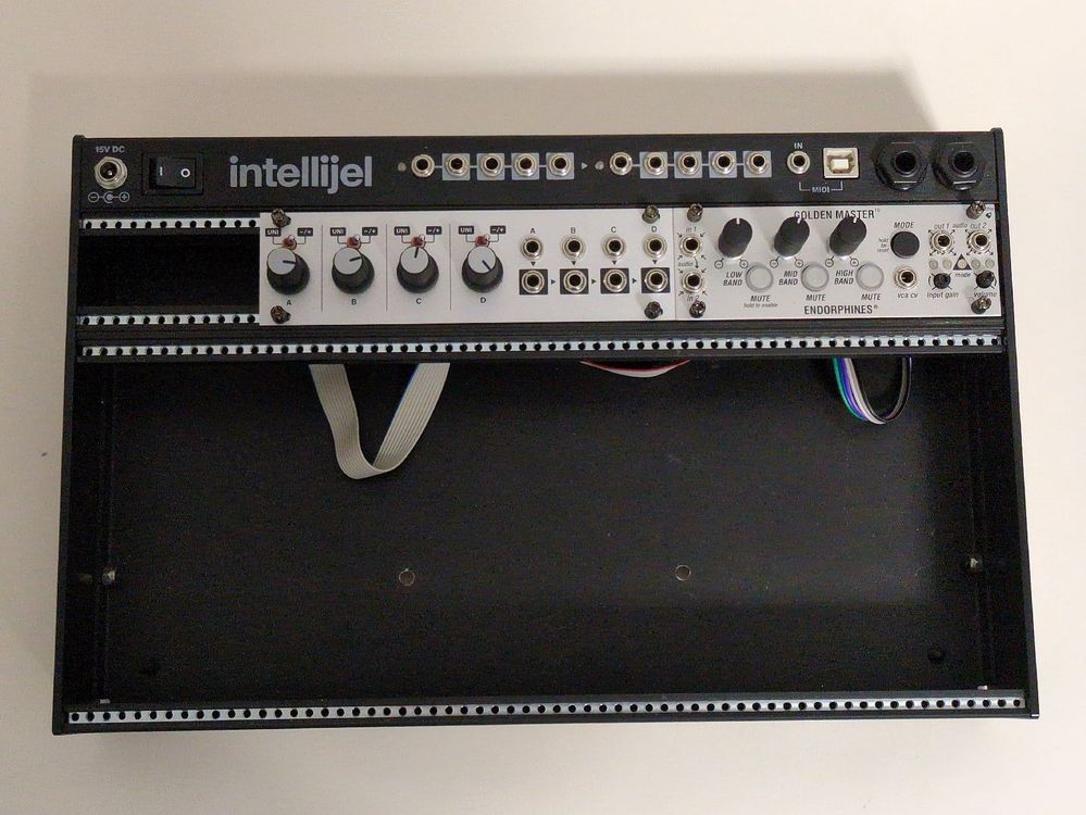 Intellijel Palette 62HP Eurorack case w/1u Golden Master (Gebraucht) in Meilen für CHF 340 – mit ...