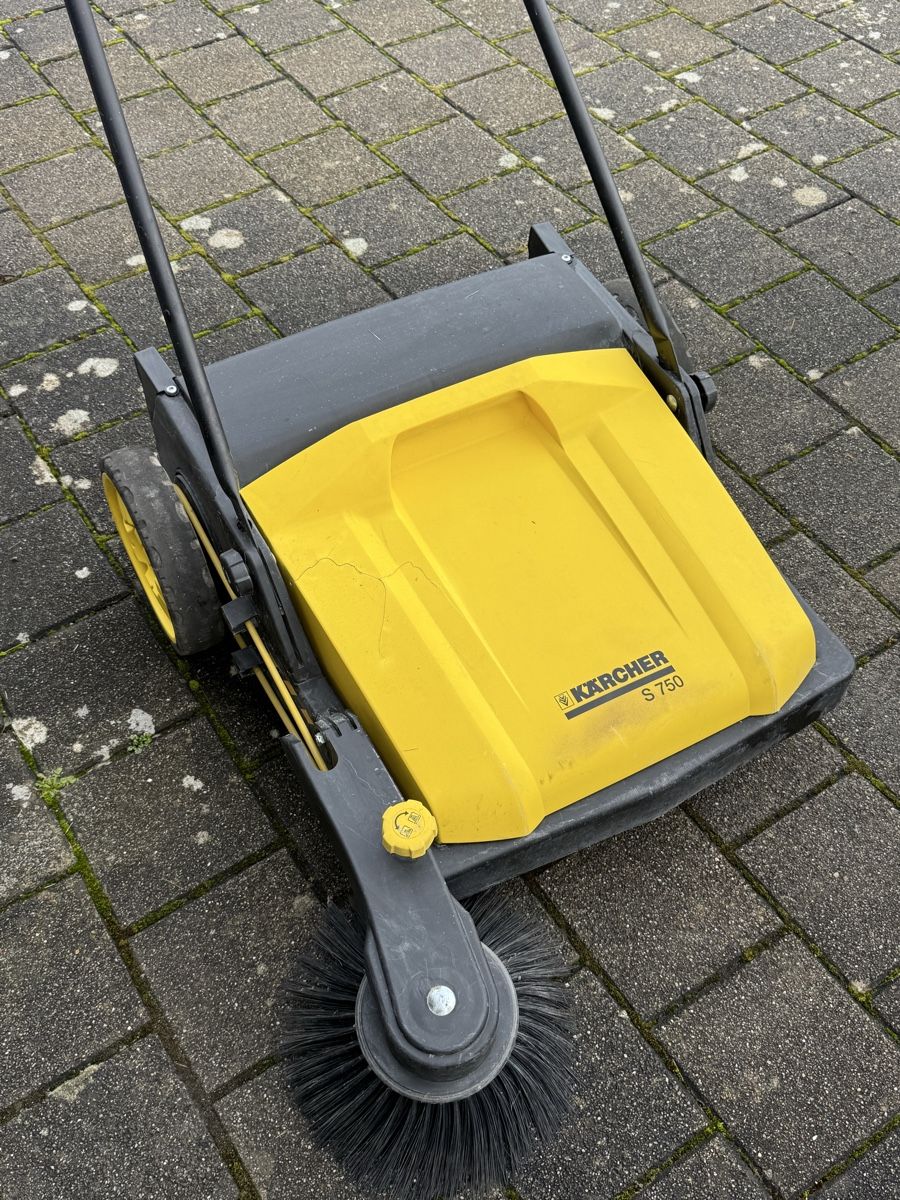 Karcher Kehrmaschine Rad Blockiert