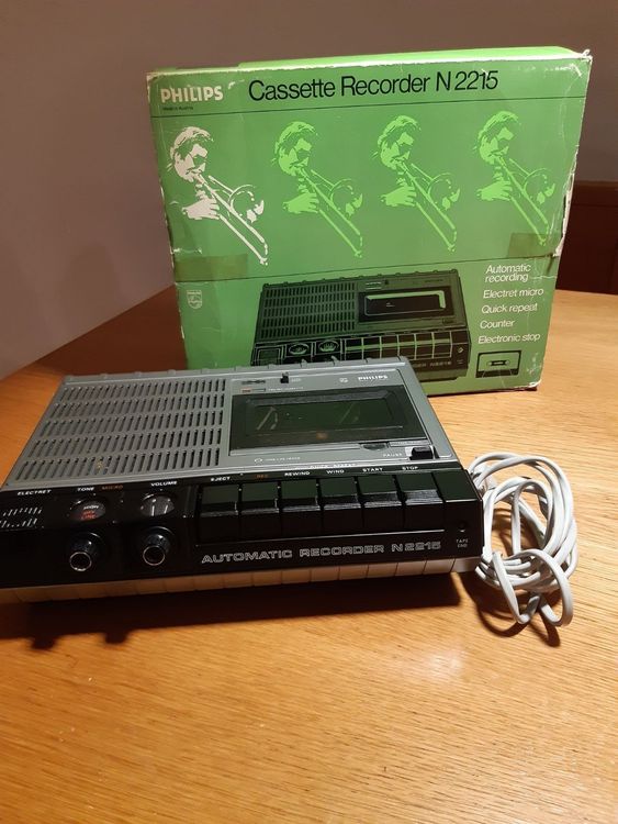 Philips Cassette Recorder N2215 (Defekt) in Küttigen für CHF 19 – mit ...