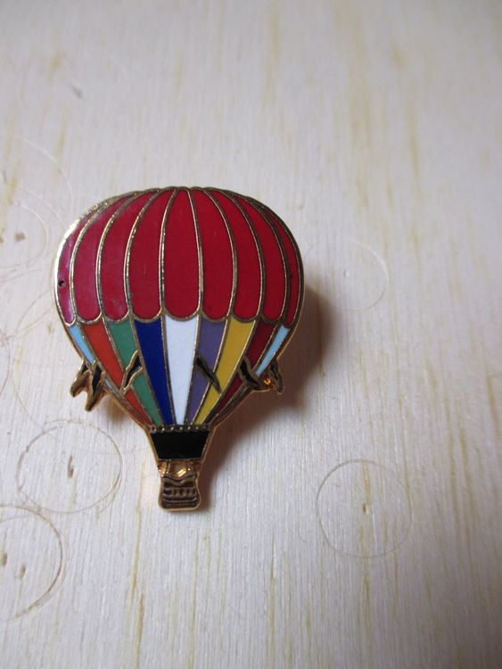 Ballon Heissluftballon Anstecknadel | Kaufen auf Ricardo Ballon Heissluftballon Anstecknadel | Kaufen auf Ricardo