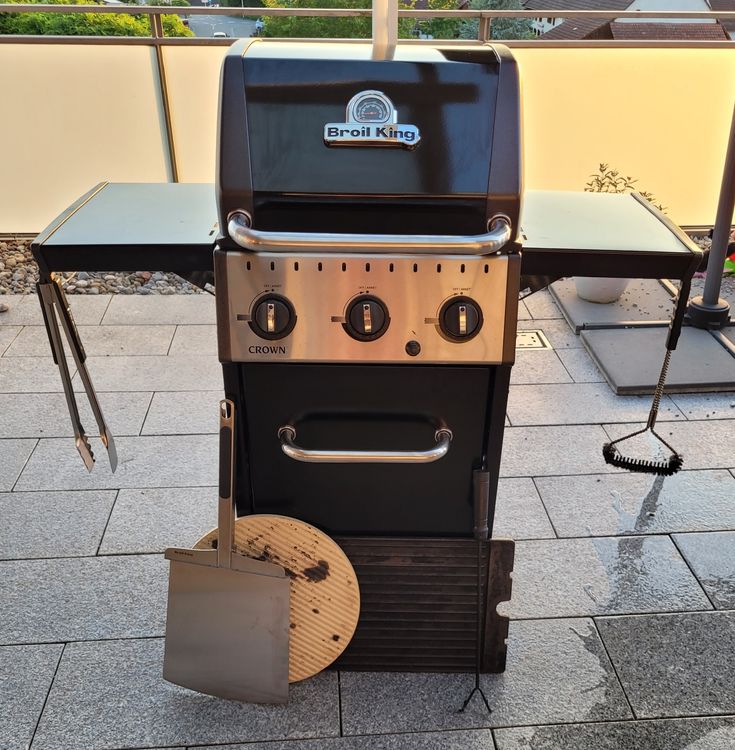 Broil King Crown Gasgrill mit Zubehör | Kaufen auf Ricardo