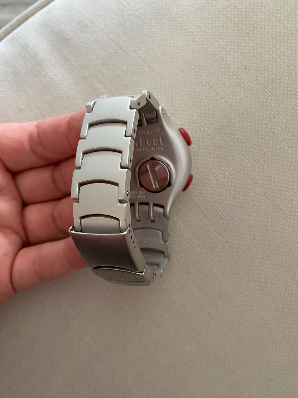 Swatch Uhr Beat Aluminium Vintage rot digital futuristisch (Gebraucht ...