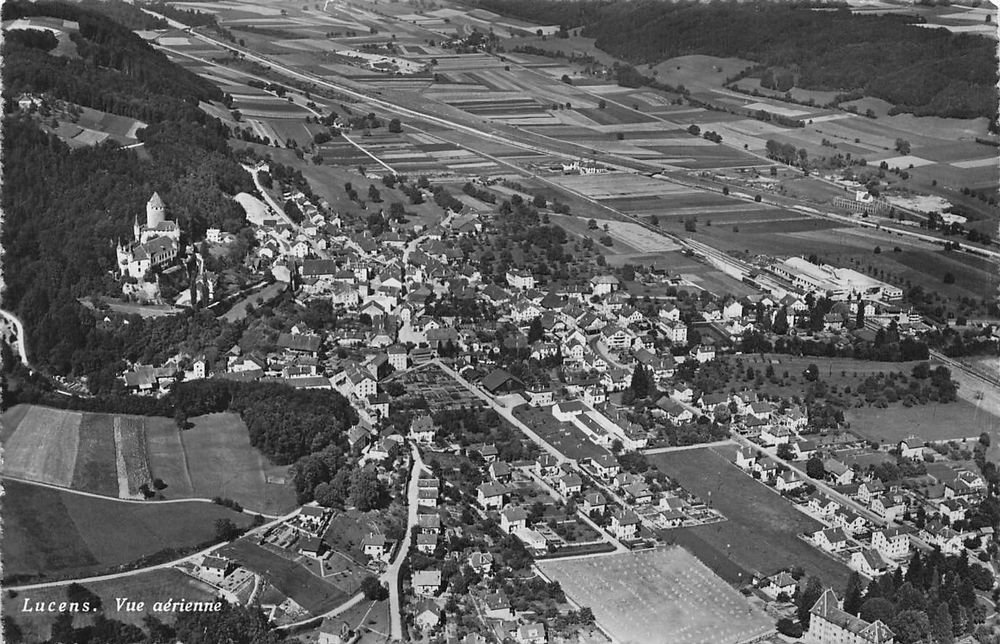 Lucens (VD) – Vue aérienne (Usato) a Biasca per CHF 6 – con consegna ...