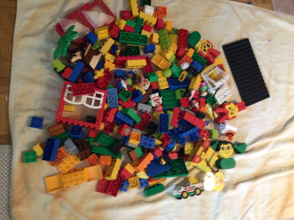 Viele Lego Duplo teile mit vielen Figuren | Kaufen auf Ricardo