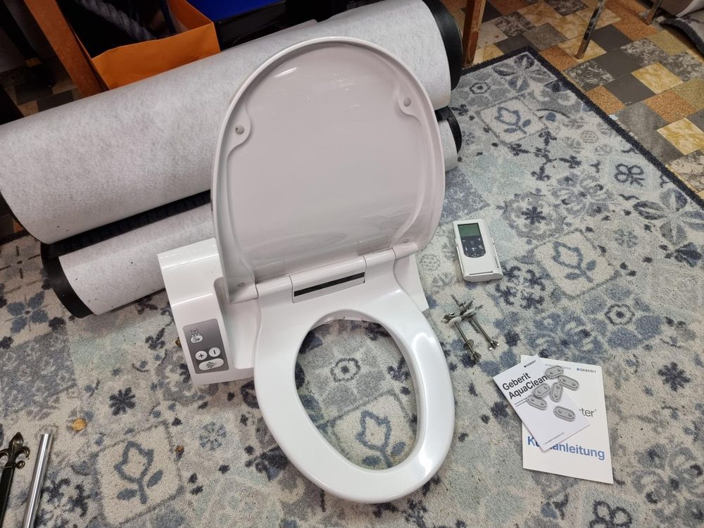 Geberit AquaClean 5000 Plus WC Warm-Dusche (Gebraucht) in ...