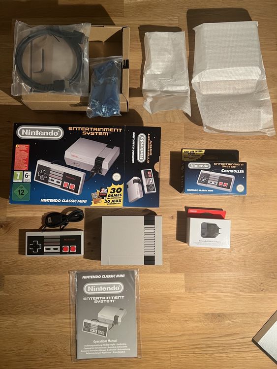 Nintendo Classic Mini mit 2 Controllern und Netzteil (Neu (gemäss ...