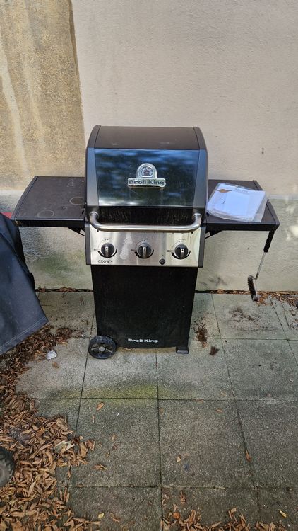 Gasgrill Broil King Crown Cart 310 (Gebraucht) in Baden für CHF 1 – nur Abholung auf Ricardo kaufen